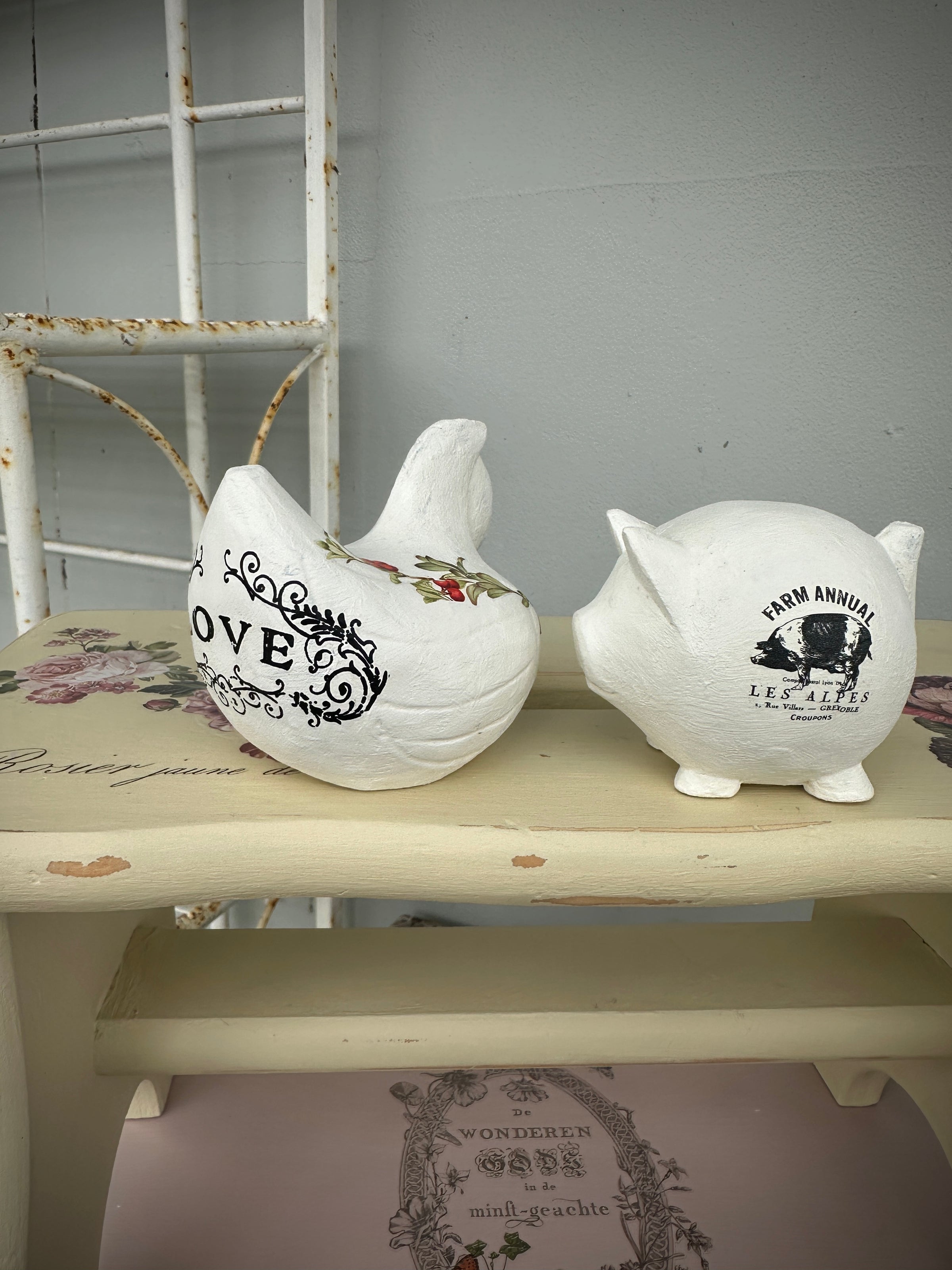 Chicken painted in chalk paint for Decor – Paint Me Vintage