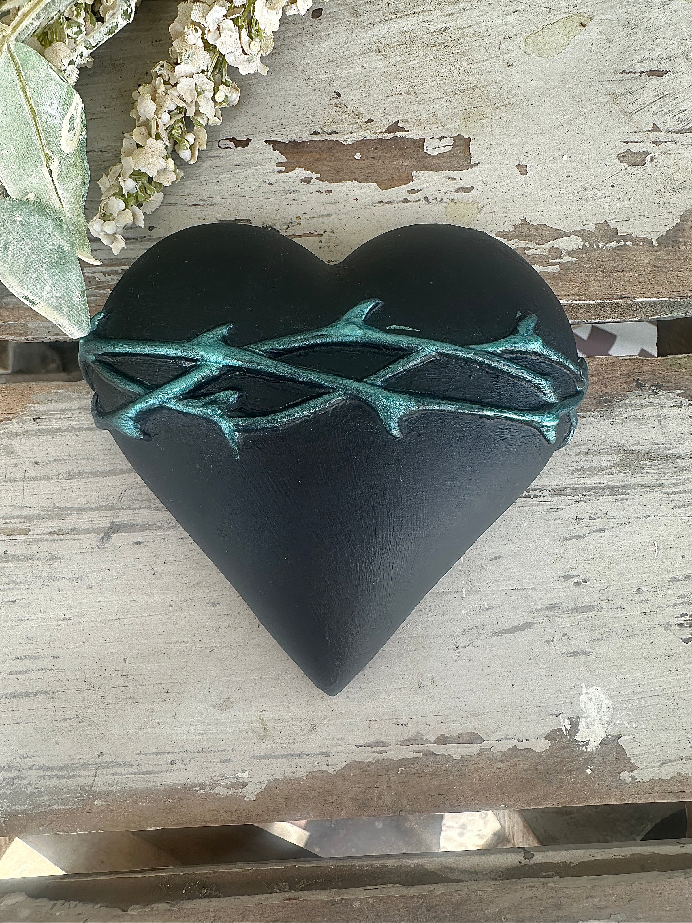 Wall heart Black & Kingfisher wrap | Paint Me Vintage